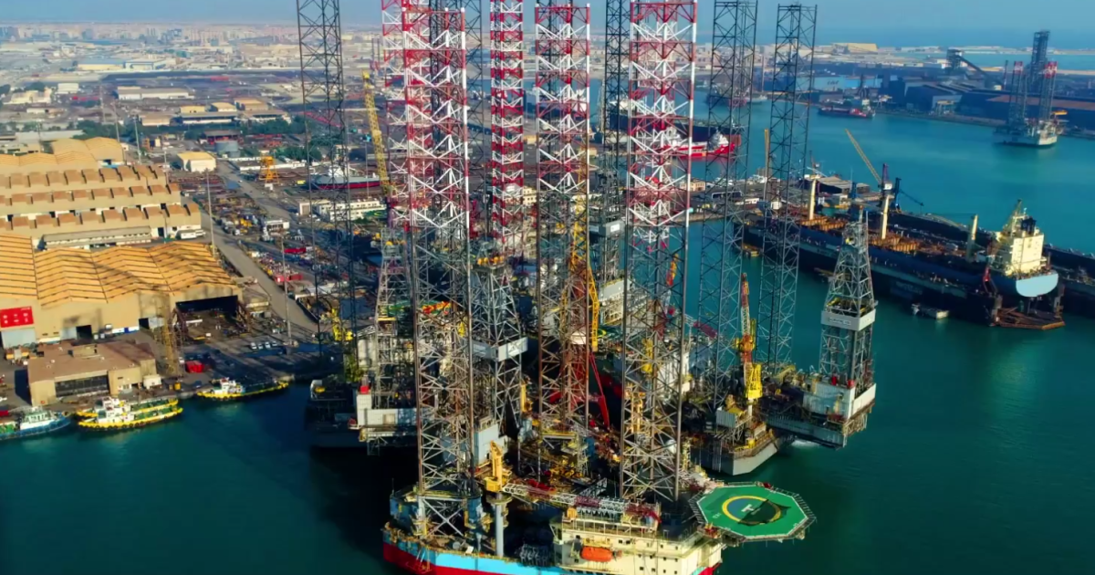 Capsizing of Red Sea oil rig delays Egypt's drilling plans | Al Manassa